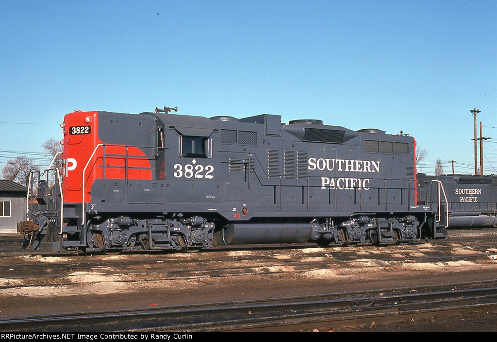 SP 3822 at Roseville