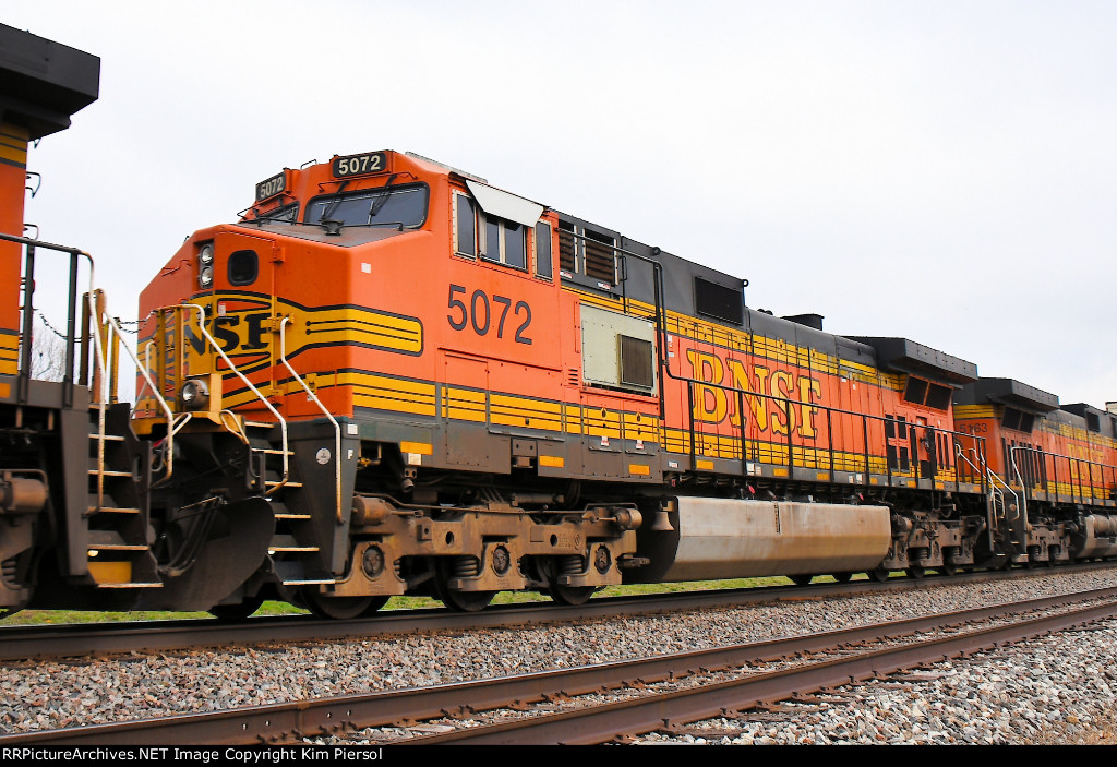 BNSF 5072