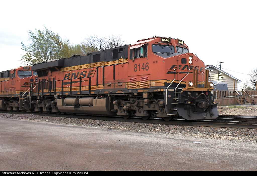 BNSF 8146