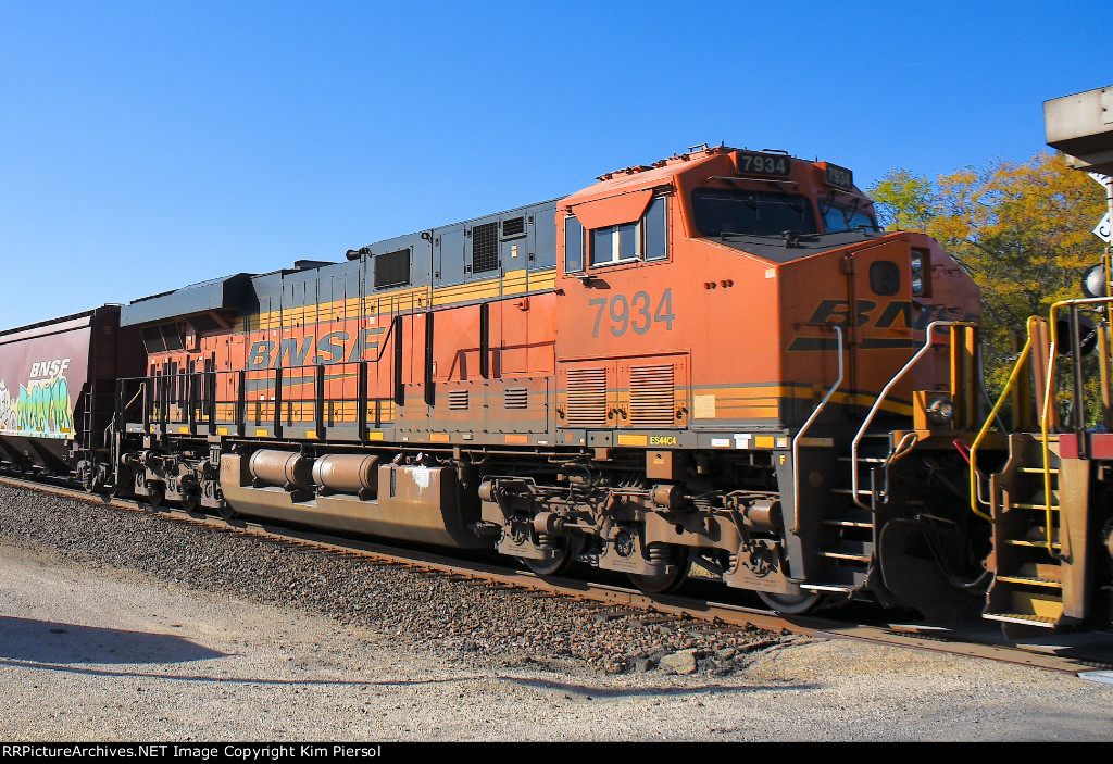 BNSF 7934 Pusher