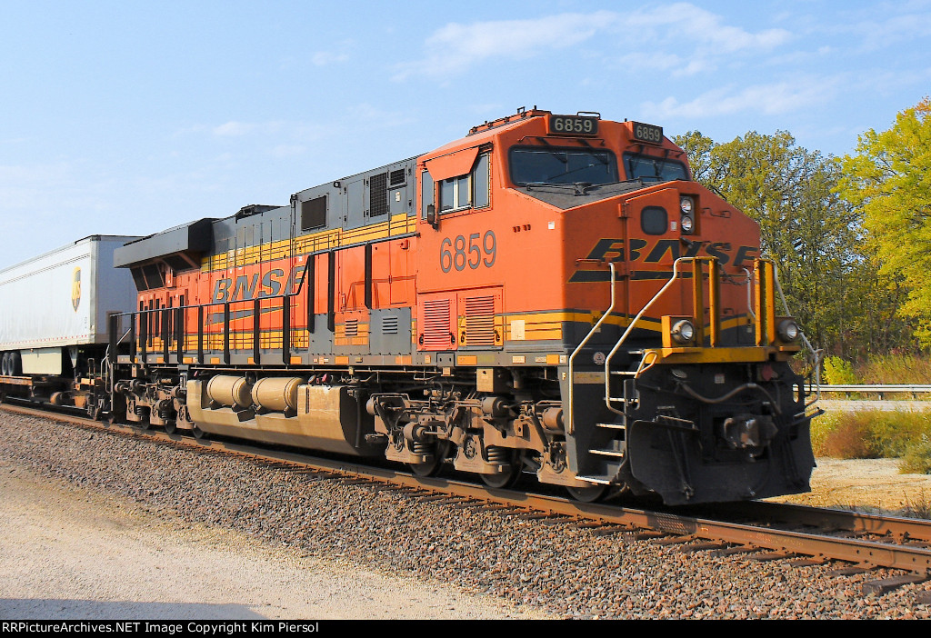 BNSF 6859 Pusher