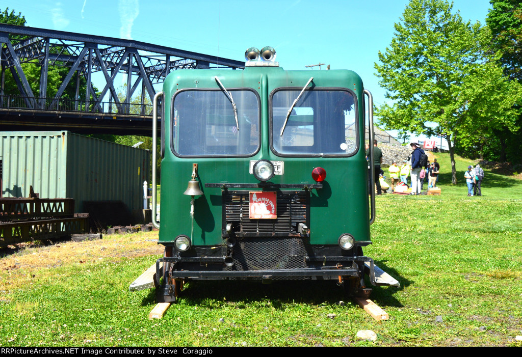 Second Closer Shot of Speeder.