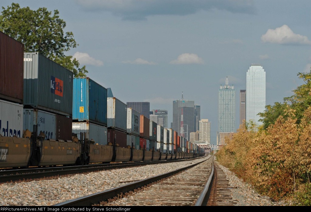 UP eastbound double-stacks