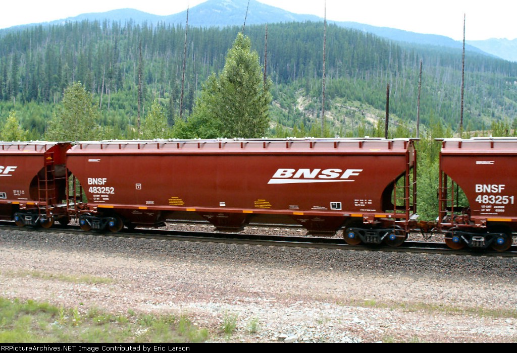 BNSF 483252