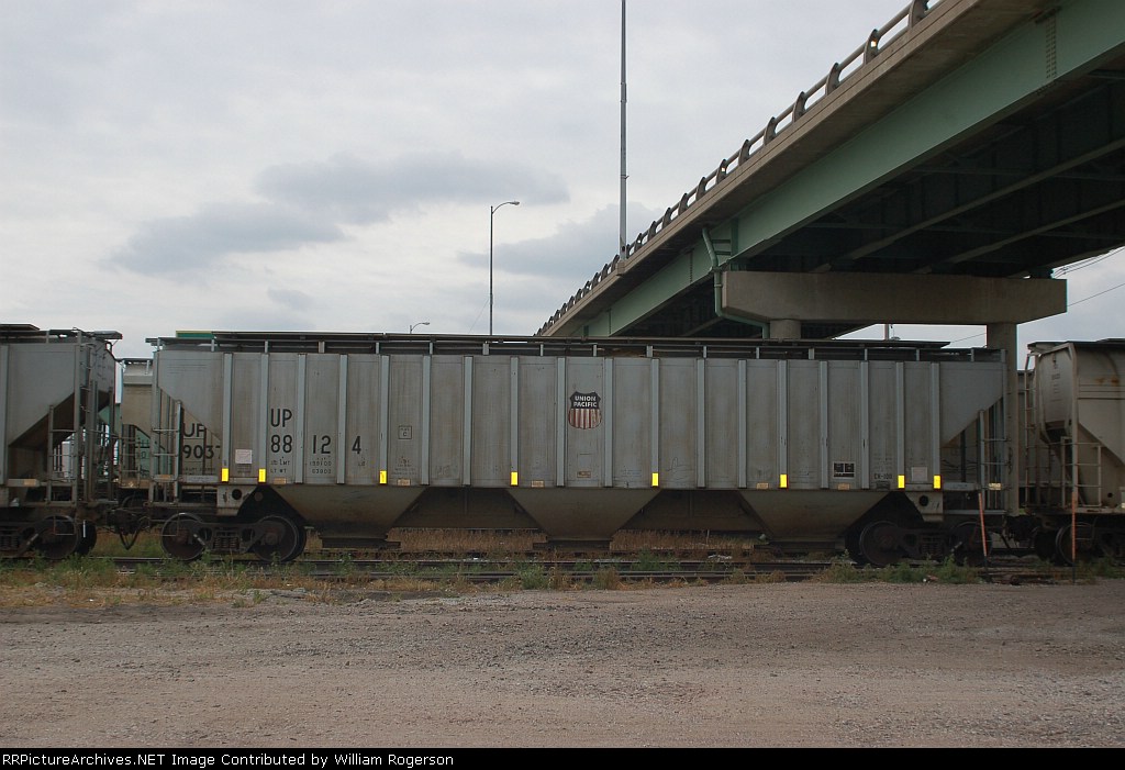 Union Pacific Railroad (UP) Covered Hopper No. 88124