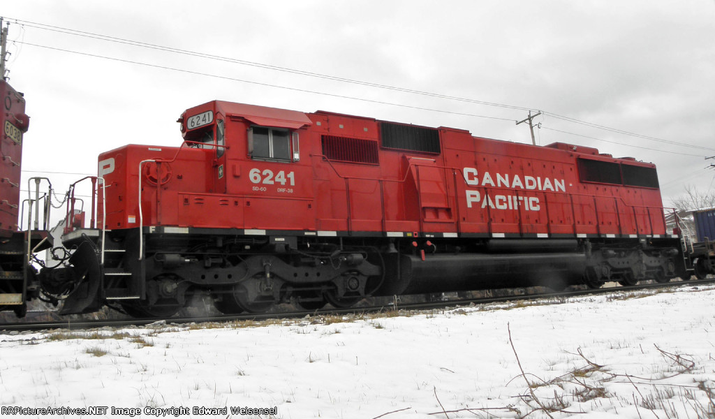 Overhauled Soo 6041 is now in a new RED uniform