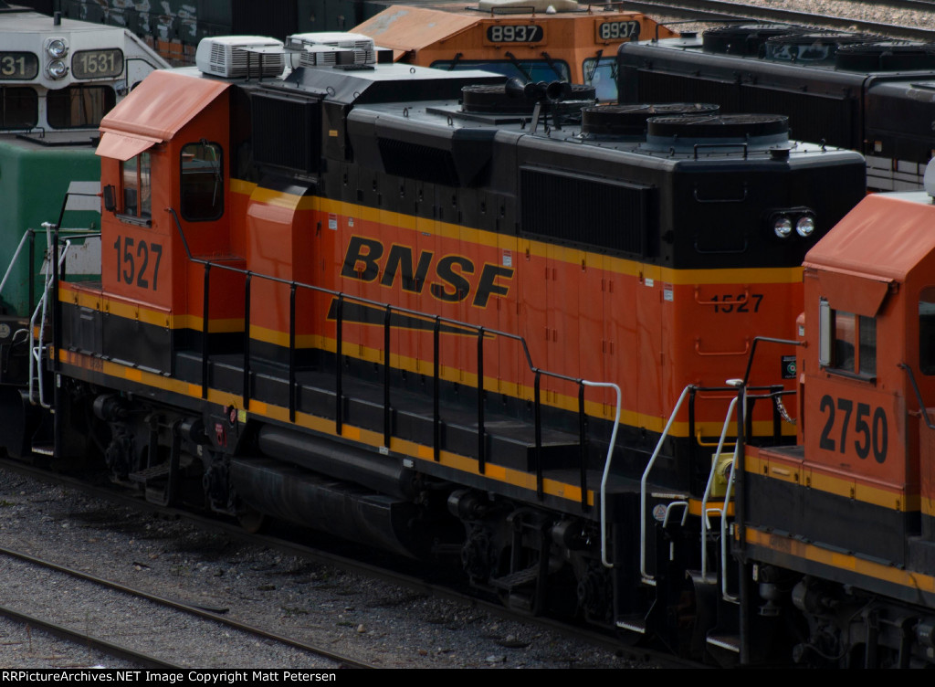 BNSF 1527