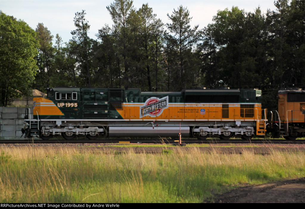 UP 1995 and its famous giant C&NW logo