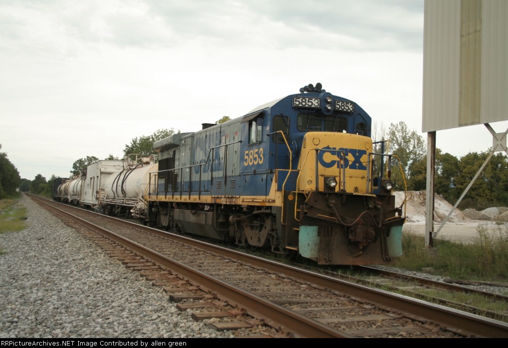 CSX 5853 W044 23