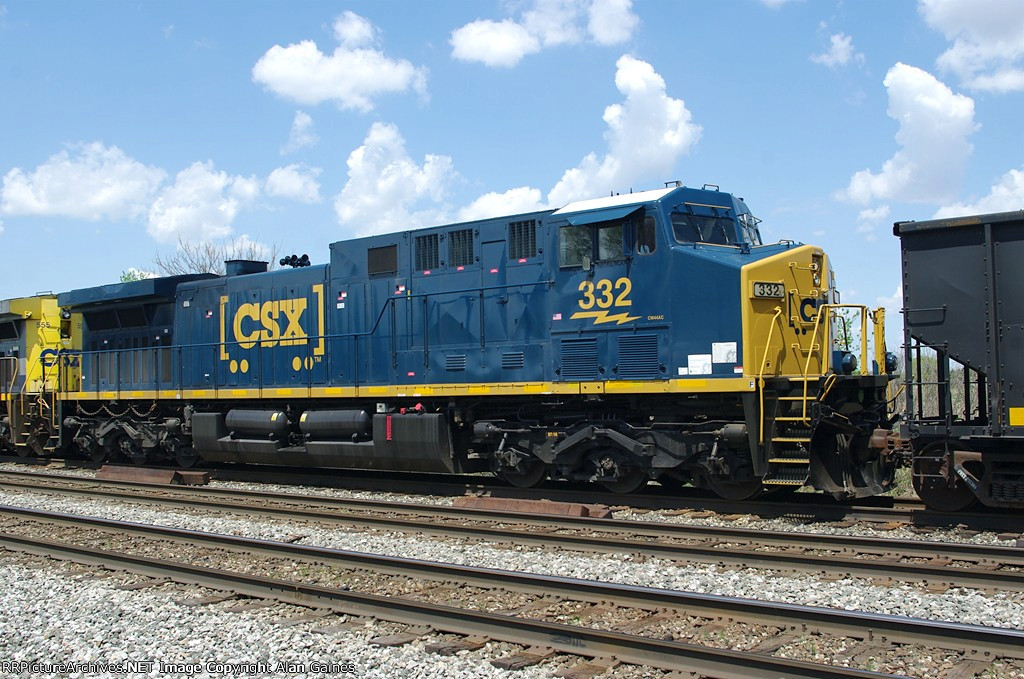 CSX AC4400CW 332