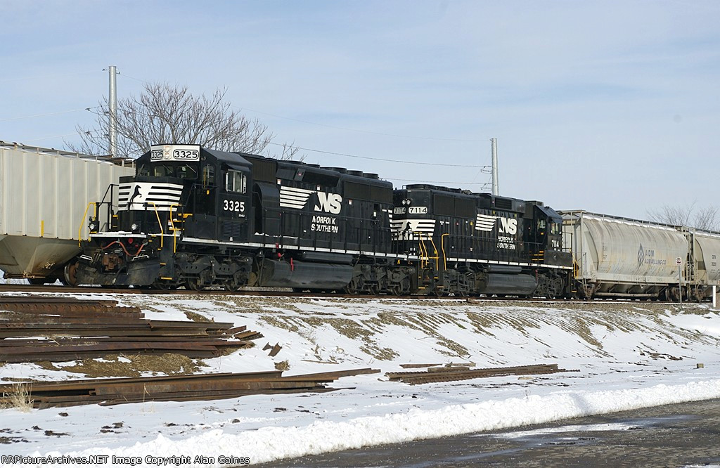 NS SD40-2 3325
