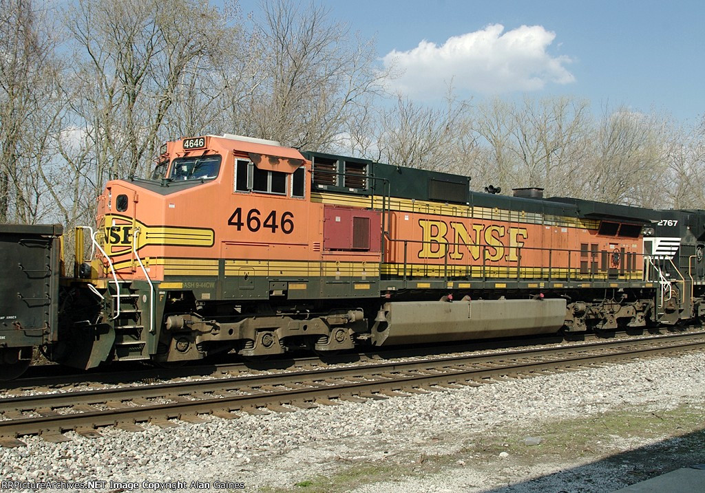 BNSF C44-9W 4646