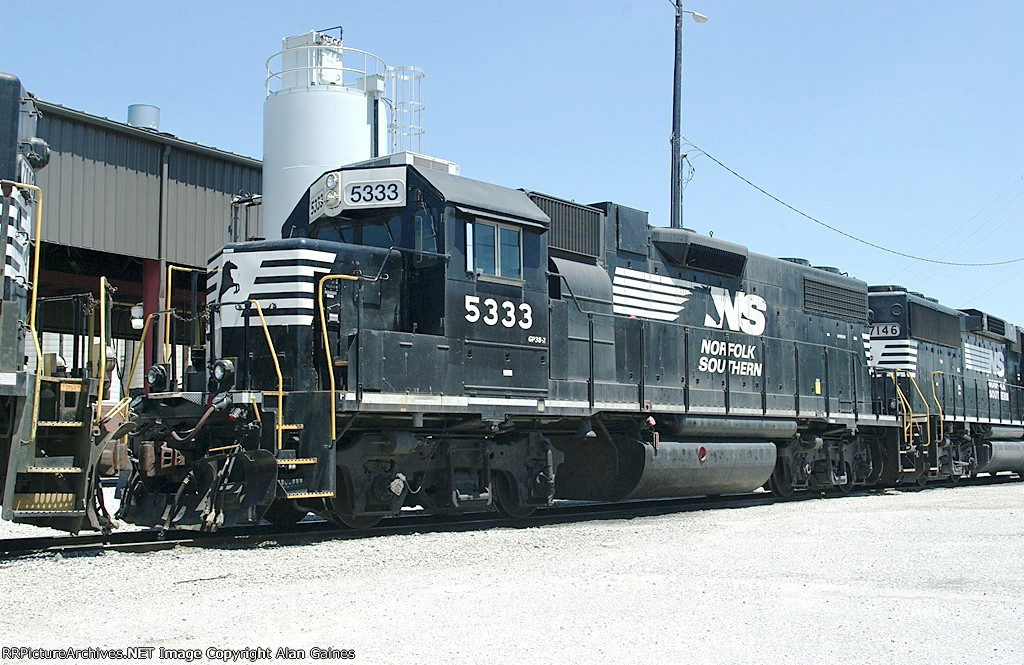 NS GP38-2 5333