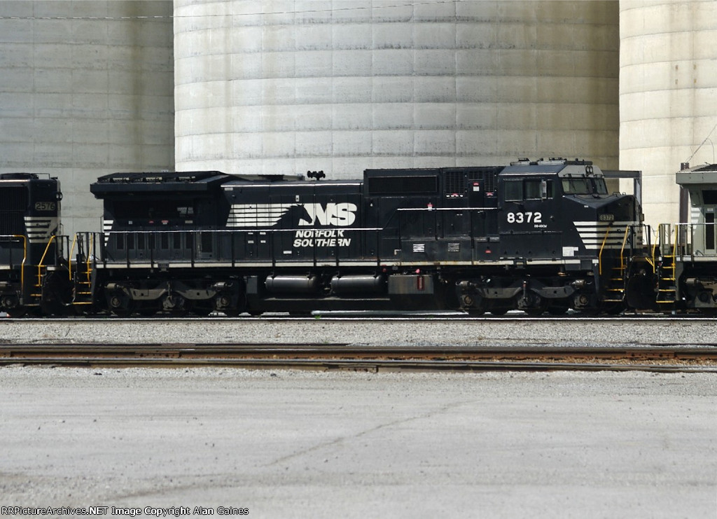 NS 8372