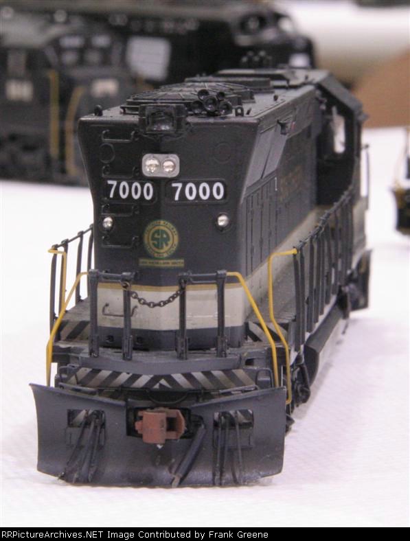 Southern GP-40X 7000 by Bob Harpe