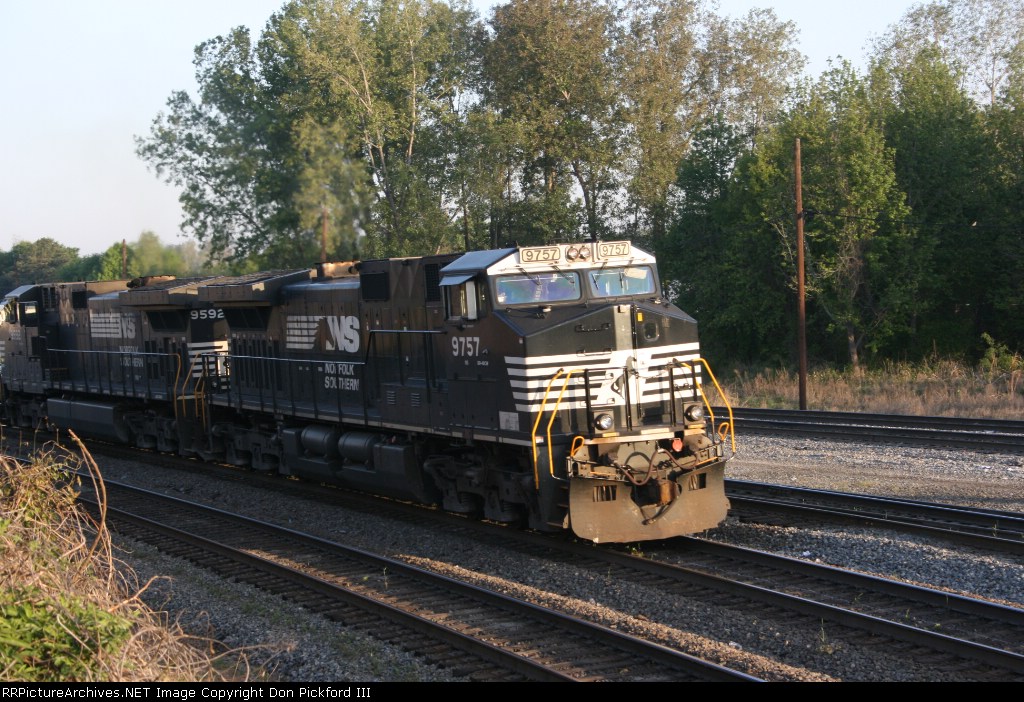 NS 9757 heads south at the Howell Wye