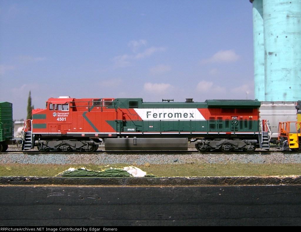 FXE 4501, full side view