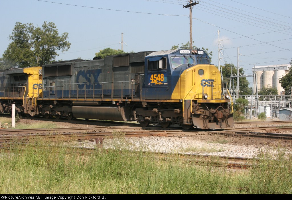 CSX 4548 Eastbound beats over the diamond