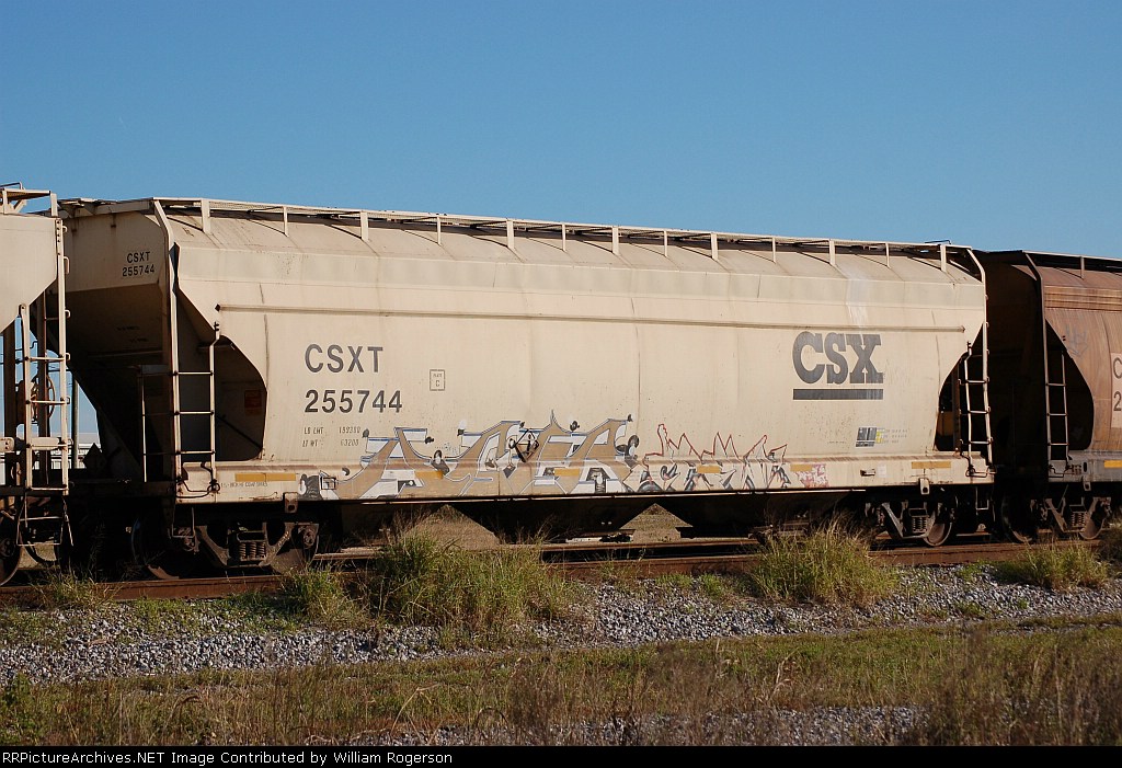 CSX Transportation (CSXT) Covered Hopper No. 255744