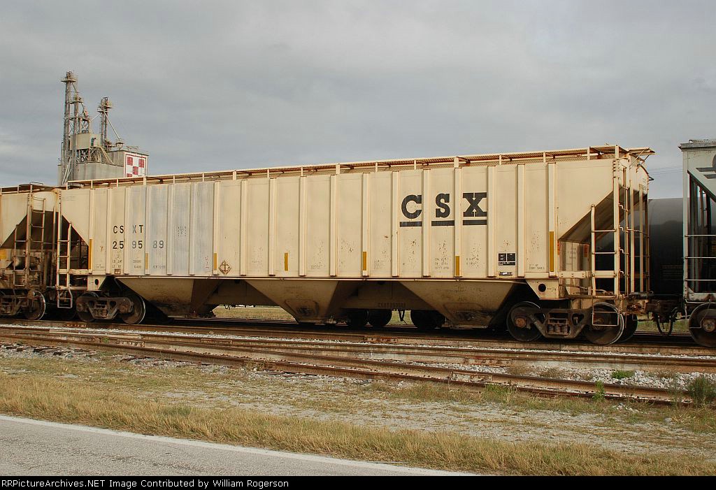 CSX Transportation (CSXT) Covered Hopper No. 259589