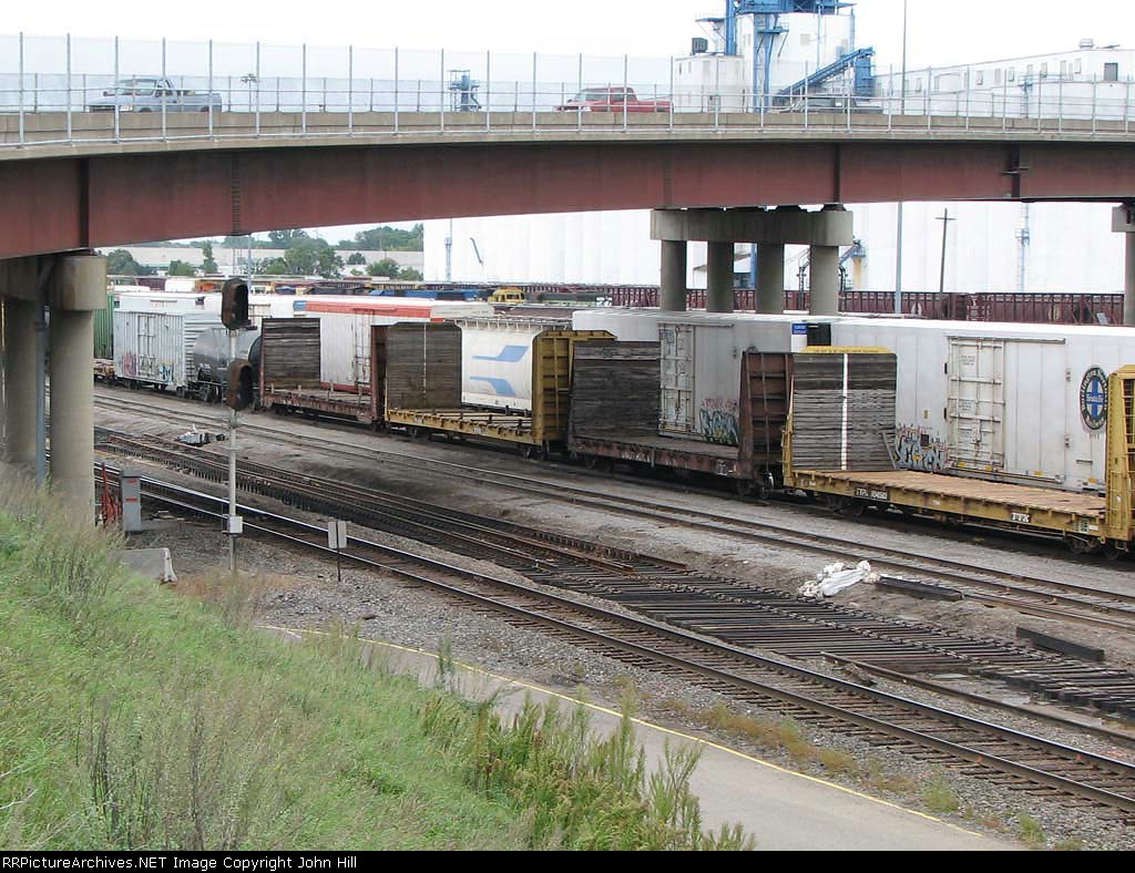 070919002 New "high-speed" switch is installed at BNSF Northtown Yard on path of South Runner