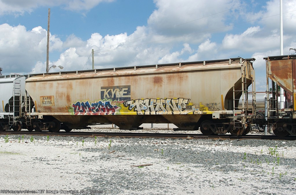 NAHX Covered Hopper 62196