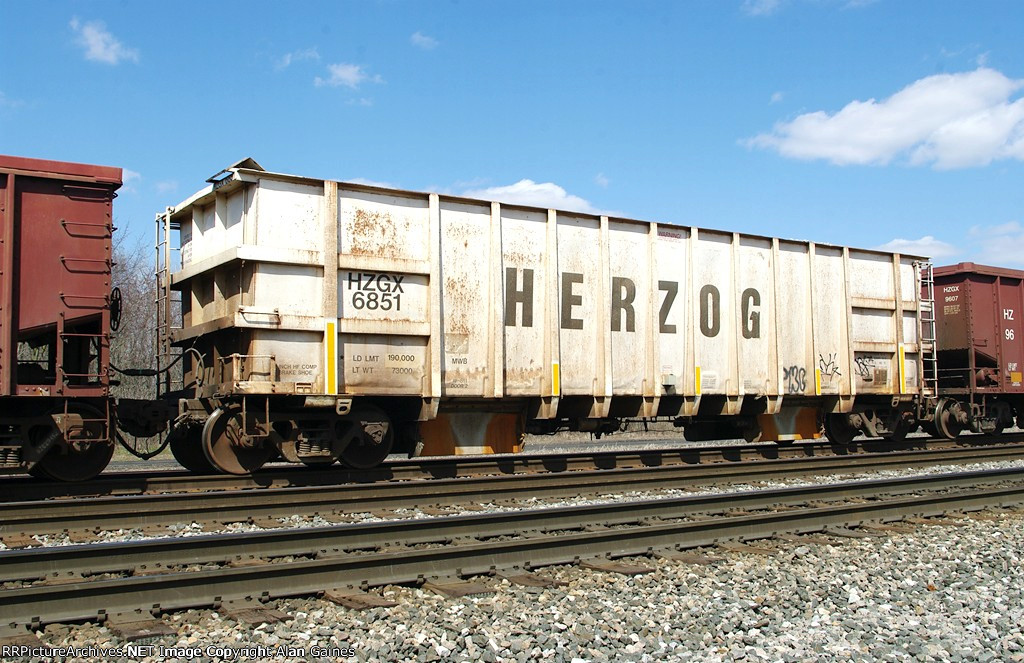 HZGX Ballast Hopper 6851