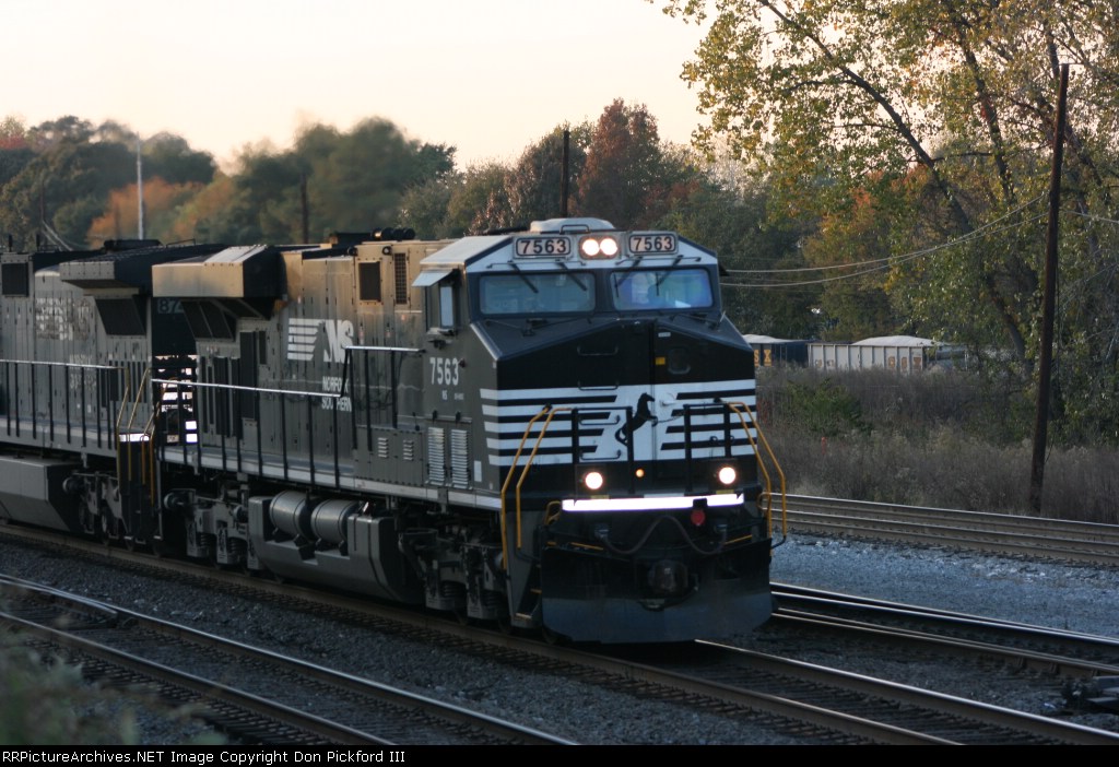 NS 7563 (ES-40DC) Heads south