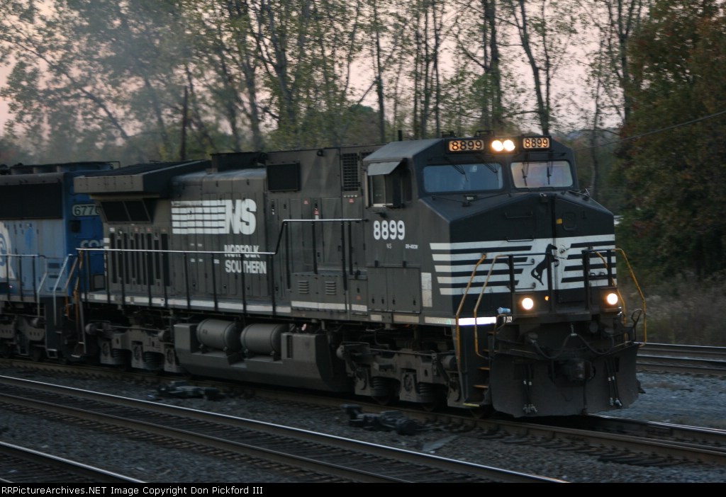 NS 8899 (GE44DC) heads south