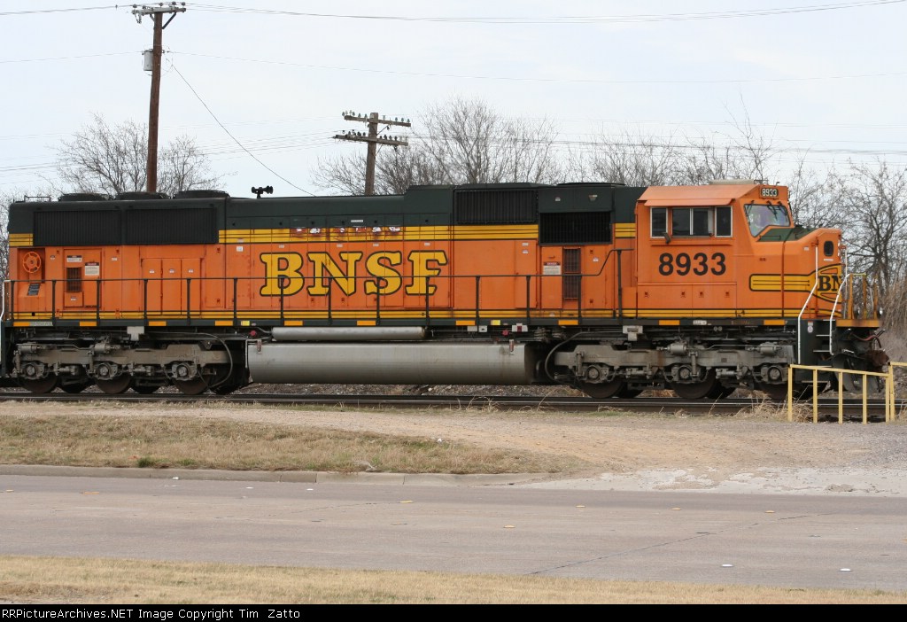 BNSF 8933