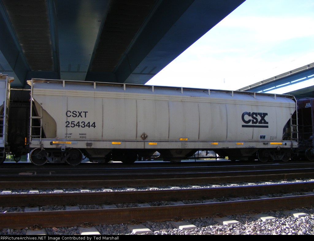 CSXT 254344 sitting on the siding, west of FLL