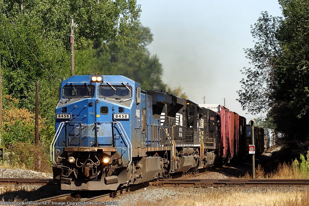 NS 8458 C40-8W