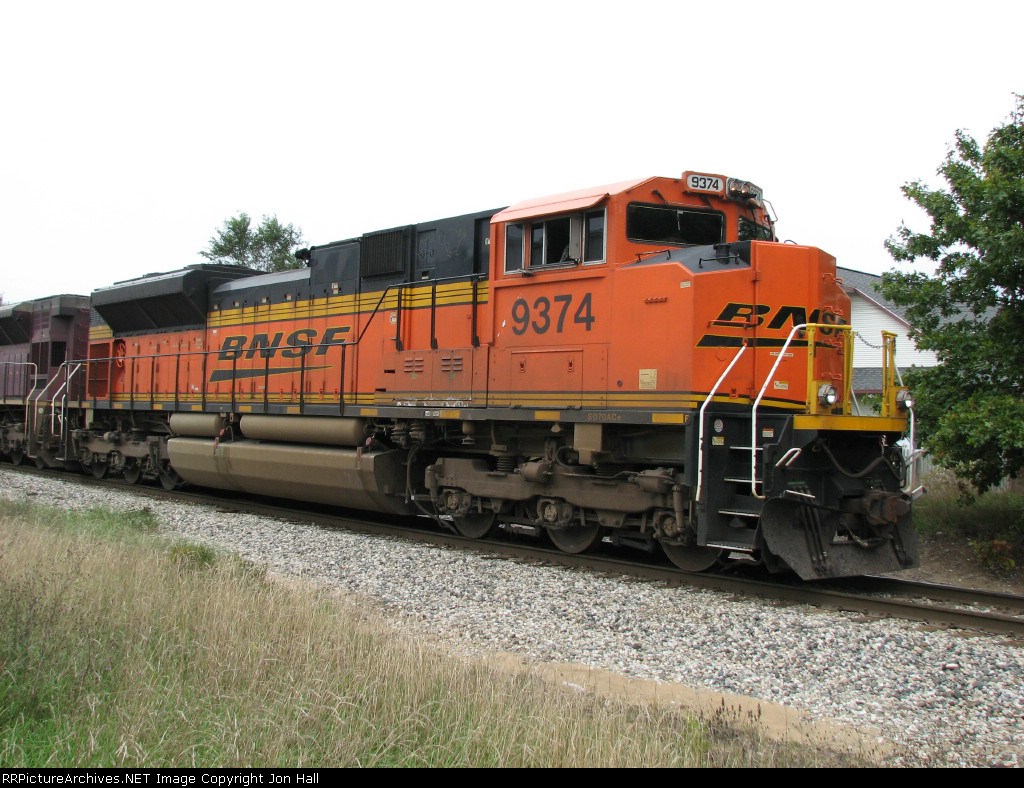 BNSF 9374