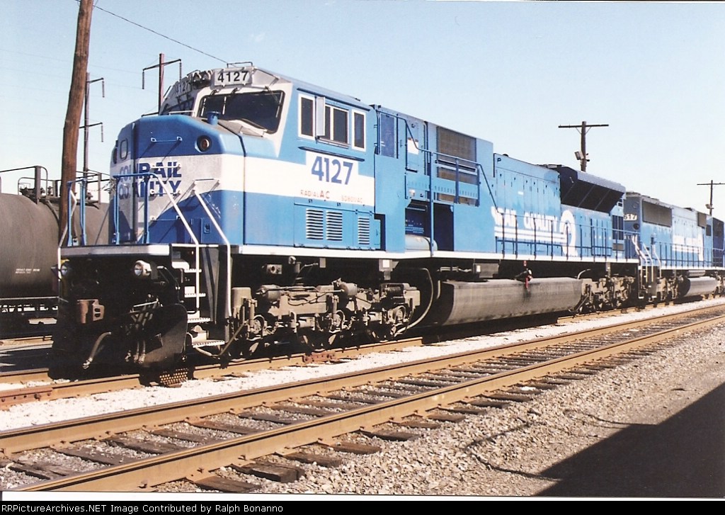 80MAC 4127 sits on the inbound enginehouse lead at Oak Island