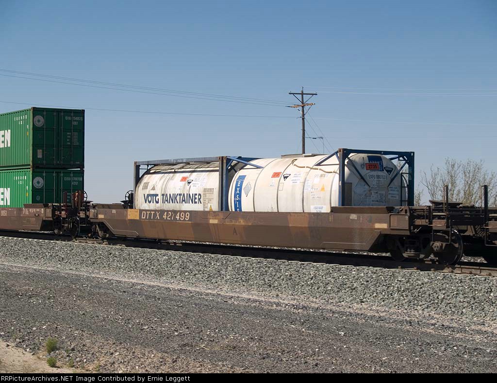 DTTX 427499 in an EB doublestack at 3:25pm