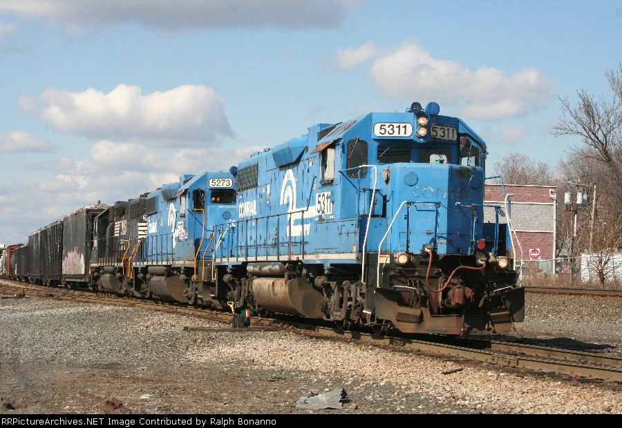 3 GP-38-s approach Mt Vernon St, about to yard the train on the MC tracks