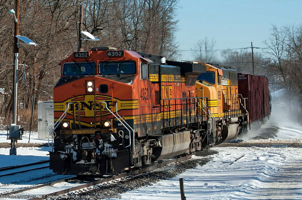 BNSF 4352