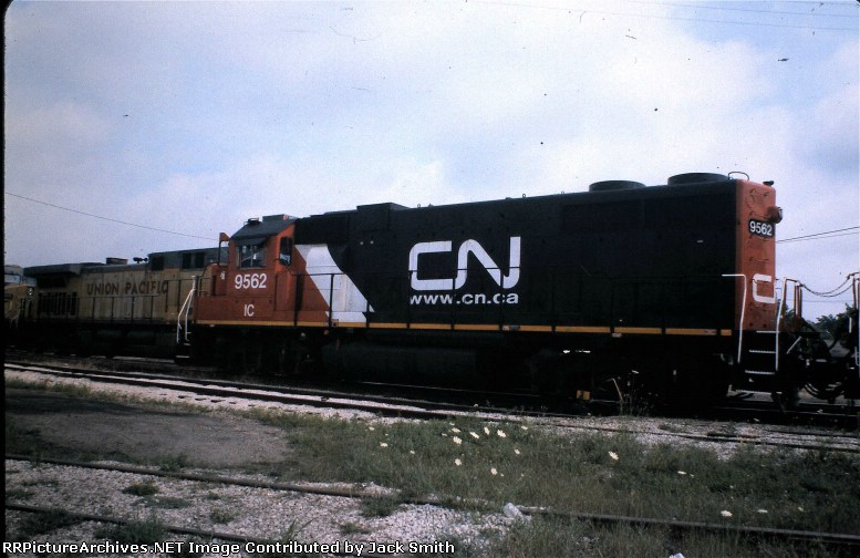 CN 9562