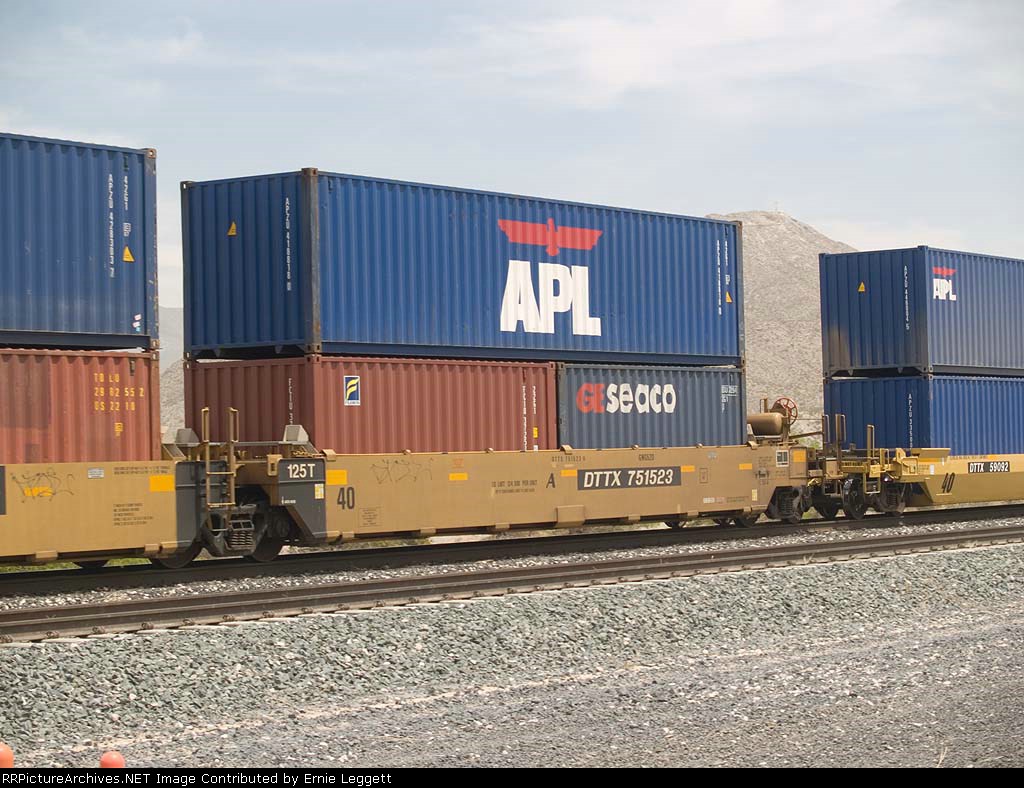 DTTX 751523 in a?WB doublestack at 1:05pm