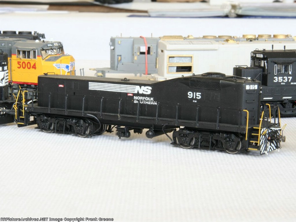 NS 915, modeler unidientified