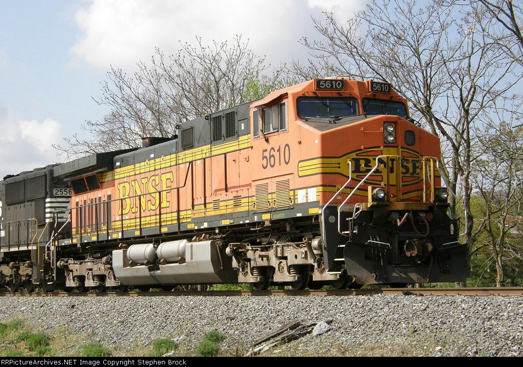 BNSF 5610