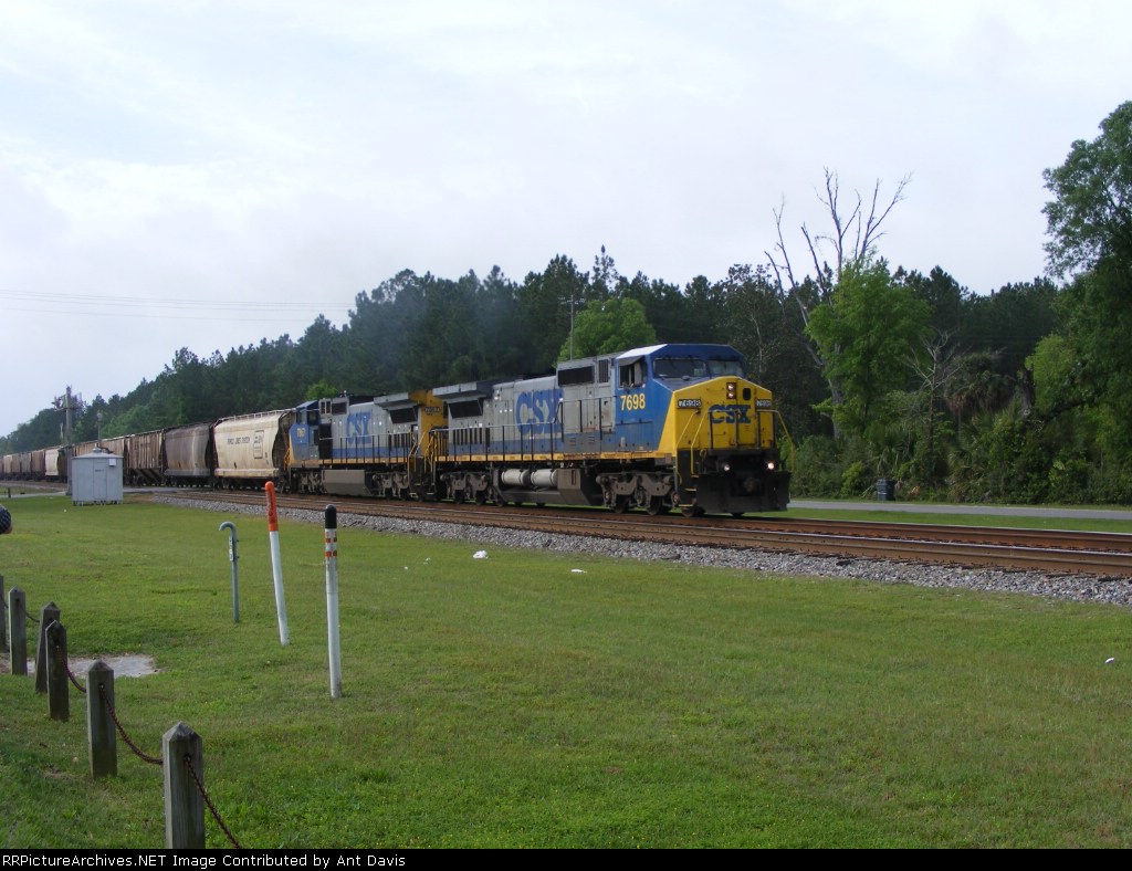 CSX 7698 Through Folkston @ 08:37