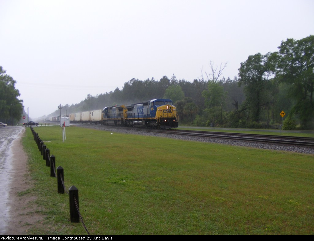 CSX 7676 heads NB with a Hot Intermodal train