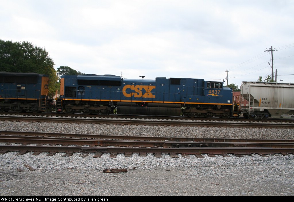 CSX 4837 Q688 NB