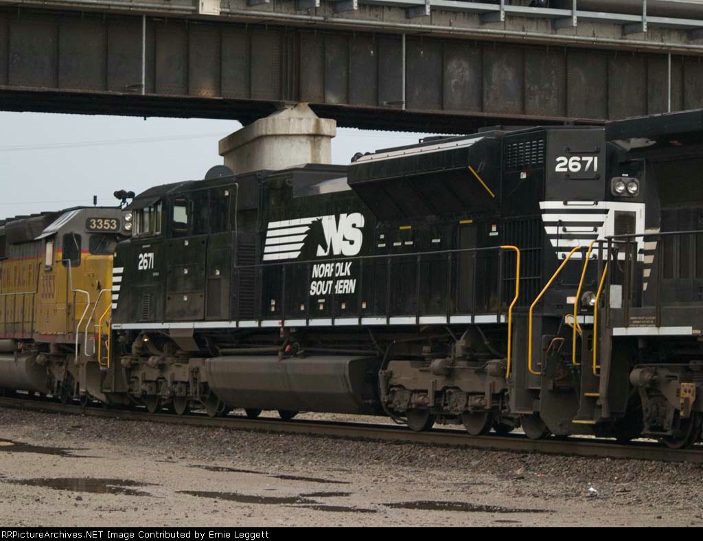 NS 2671 #3 power in a NB light power move at 9:34am
