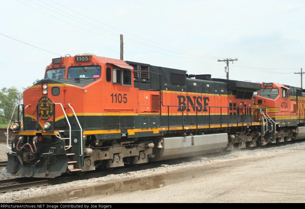 BNSF 1105