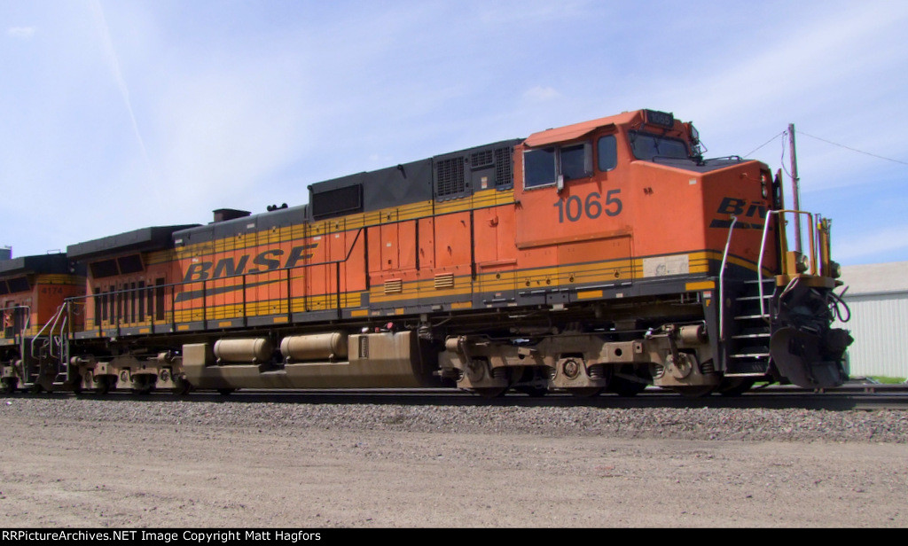 BNSF 1065