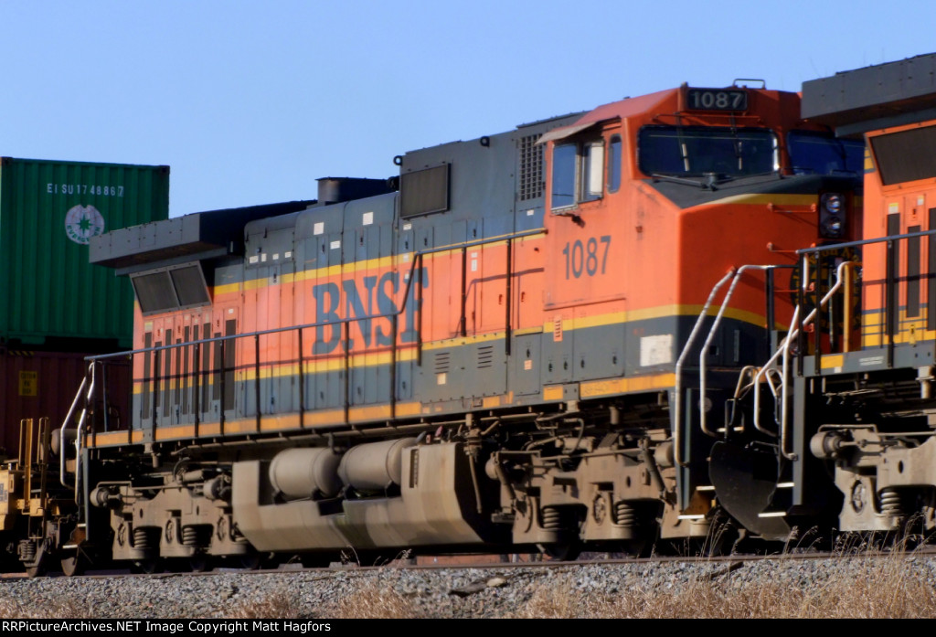 BNSF 1087
