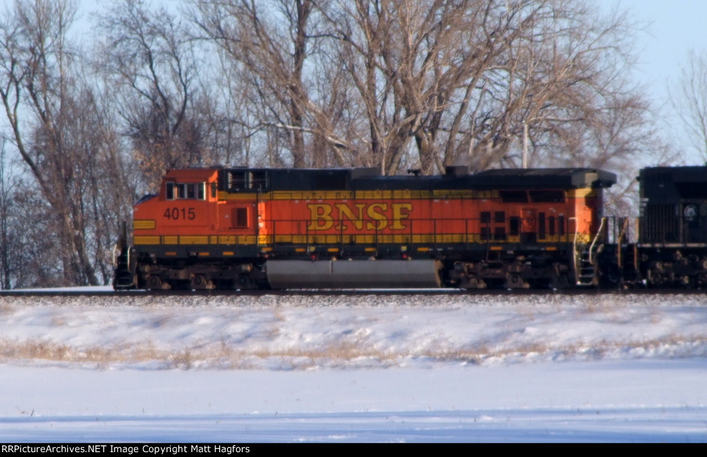 BNSF 4015
