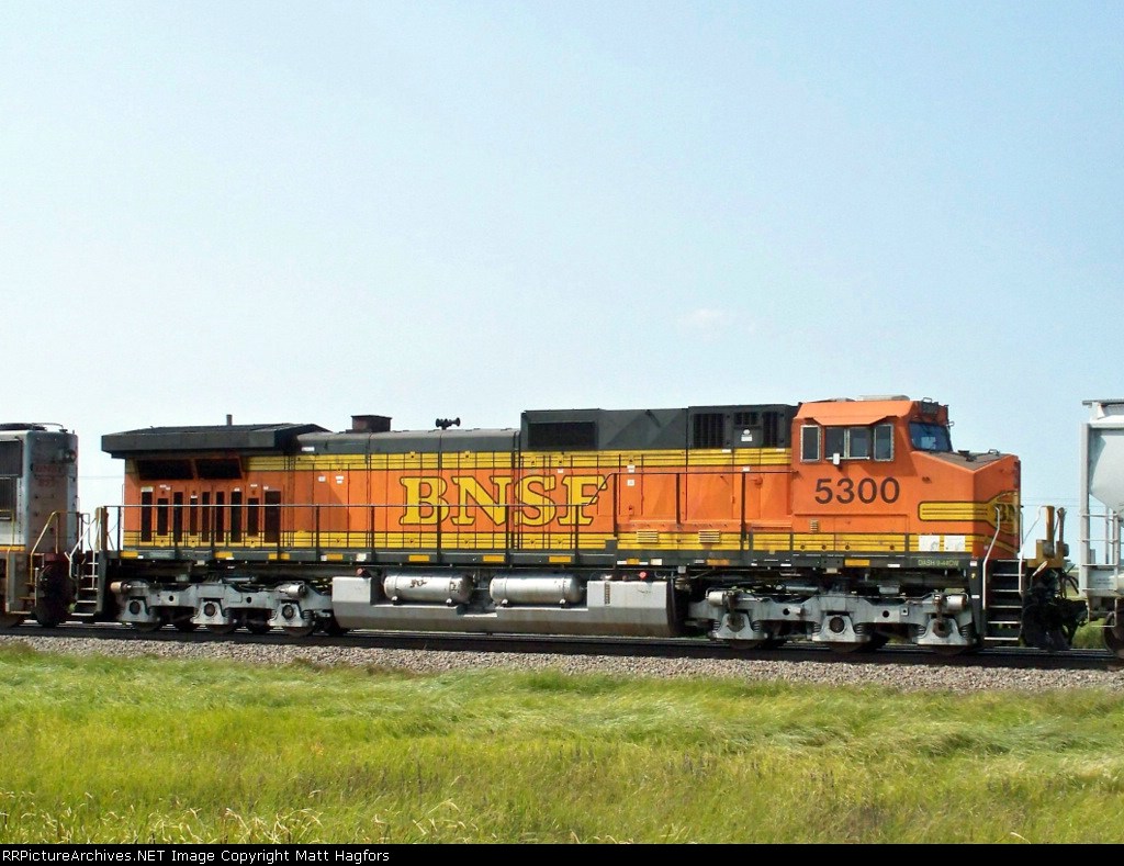BNSF 5300
